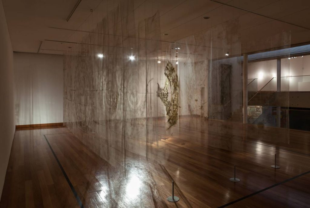 Sola tierra. Emma Malig - MAVI UC